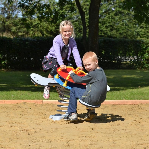 Kinder Wippe mit 4 Sitzflächen